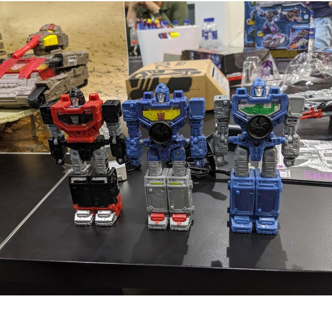 Hasbro Transformers Generations WFC Siege Refraktor Reflector ...