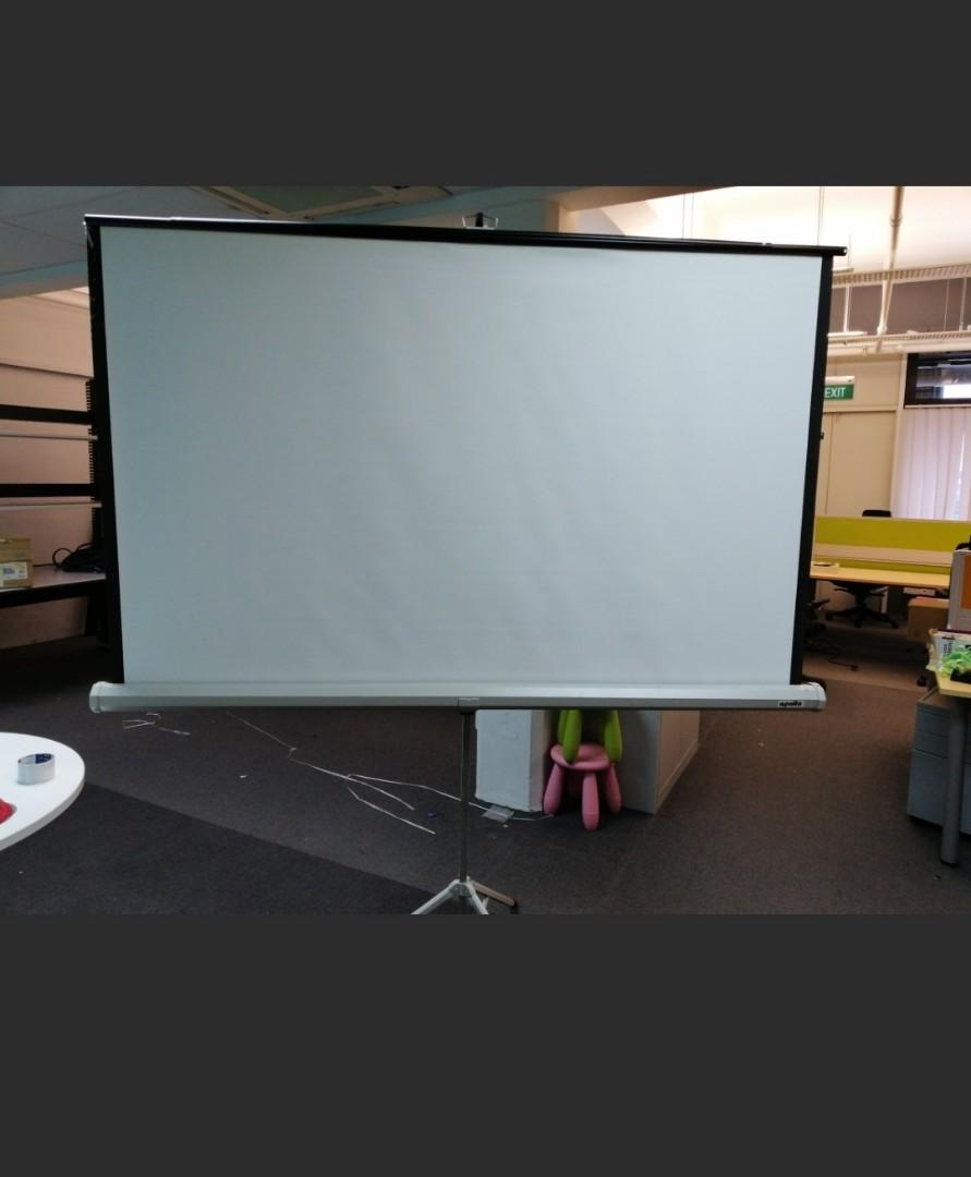 Hitachi 3LCD Projector & Apollo Screen, TV & Home Appliances, TV ...