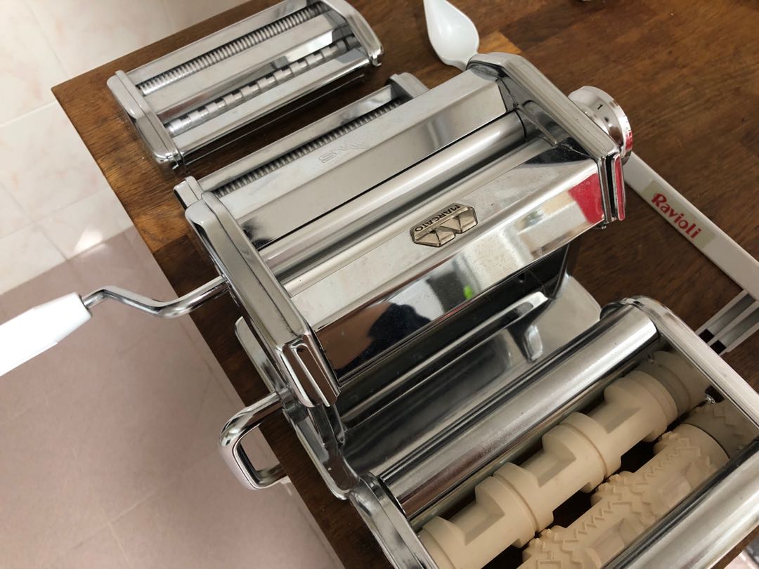 Marcato Atlas 150 Pasta Machine and Ravioli kit, TV & Home Appliances ...