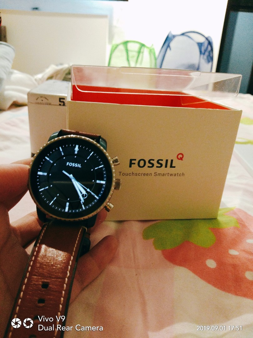 Fossil smartwatch, Mobile Phones & Gadgets, Wearables & Smart Watches ...