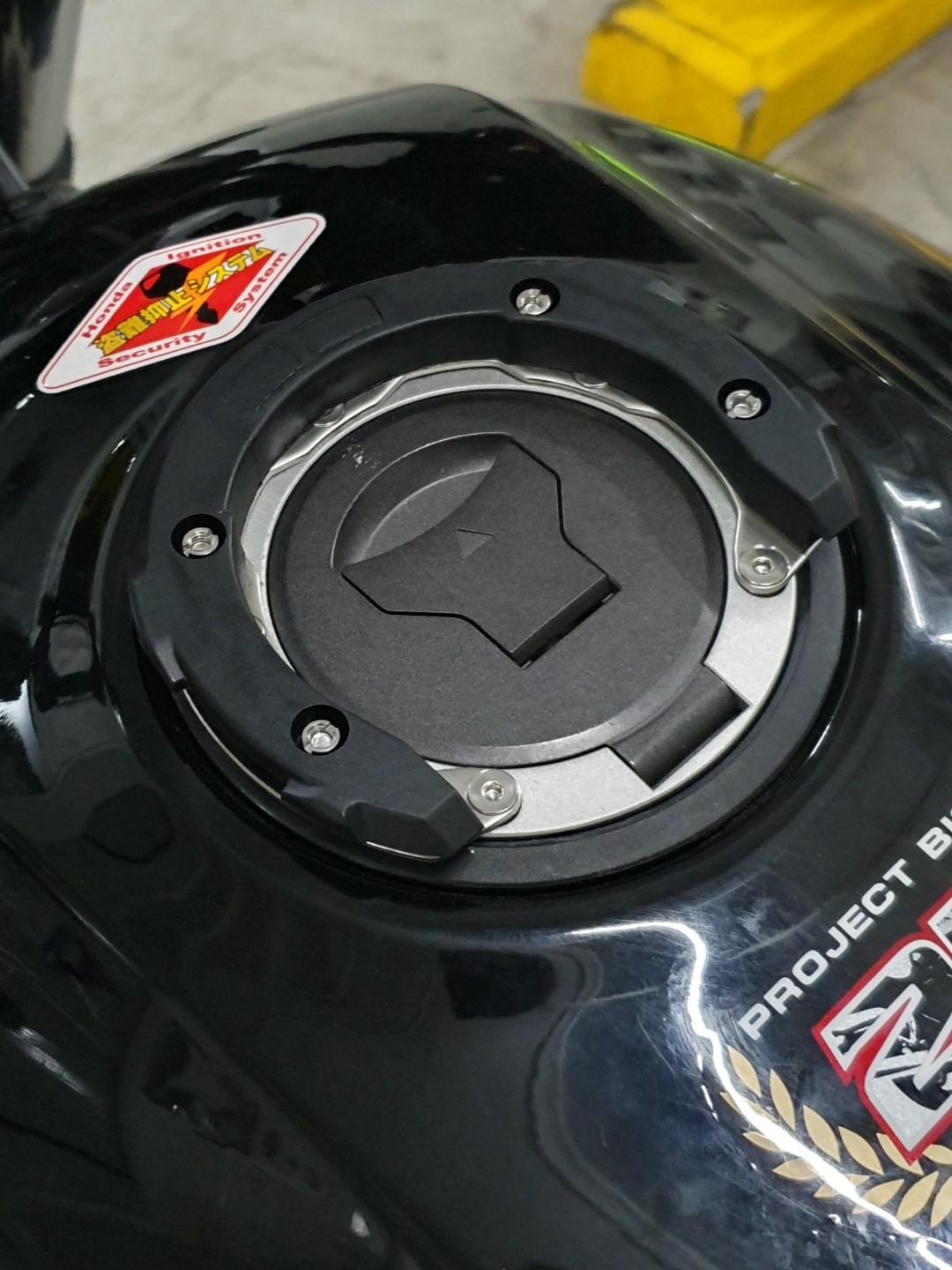 SW-MOTECH DAYPACK TANK BAG for HONDA CB400, Motorcycles, Motorcycle ...