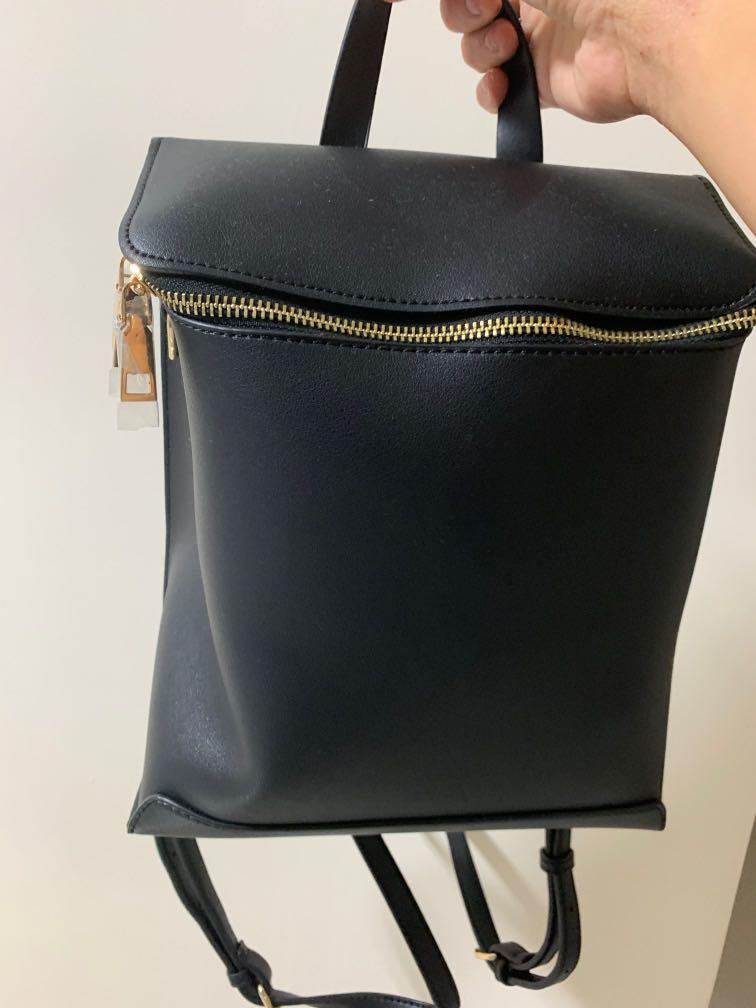 Black leather backpack, Women's Fashion, Bags & Wallets, Backpacks on Carousell