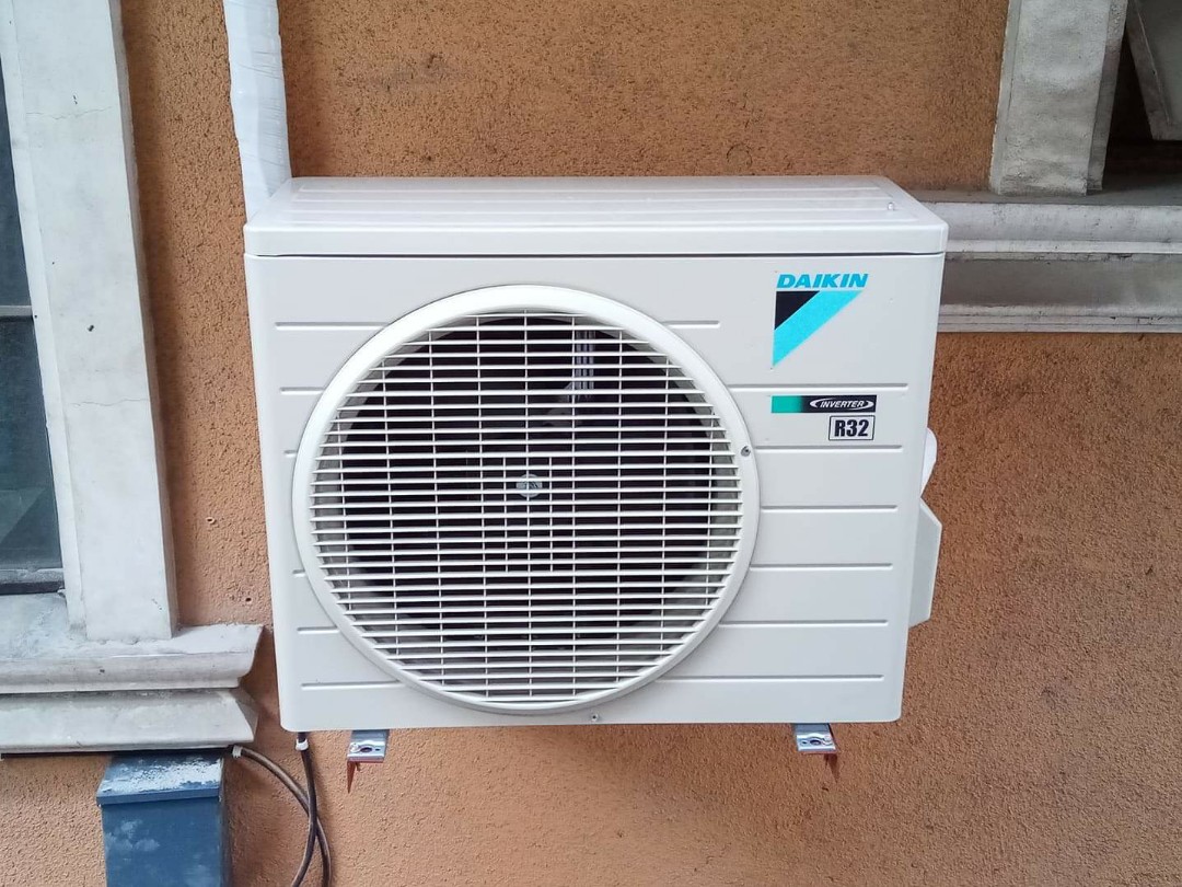 Daikin Smart Series Inverter Split Type Aircon with free Installation ...