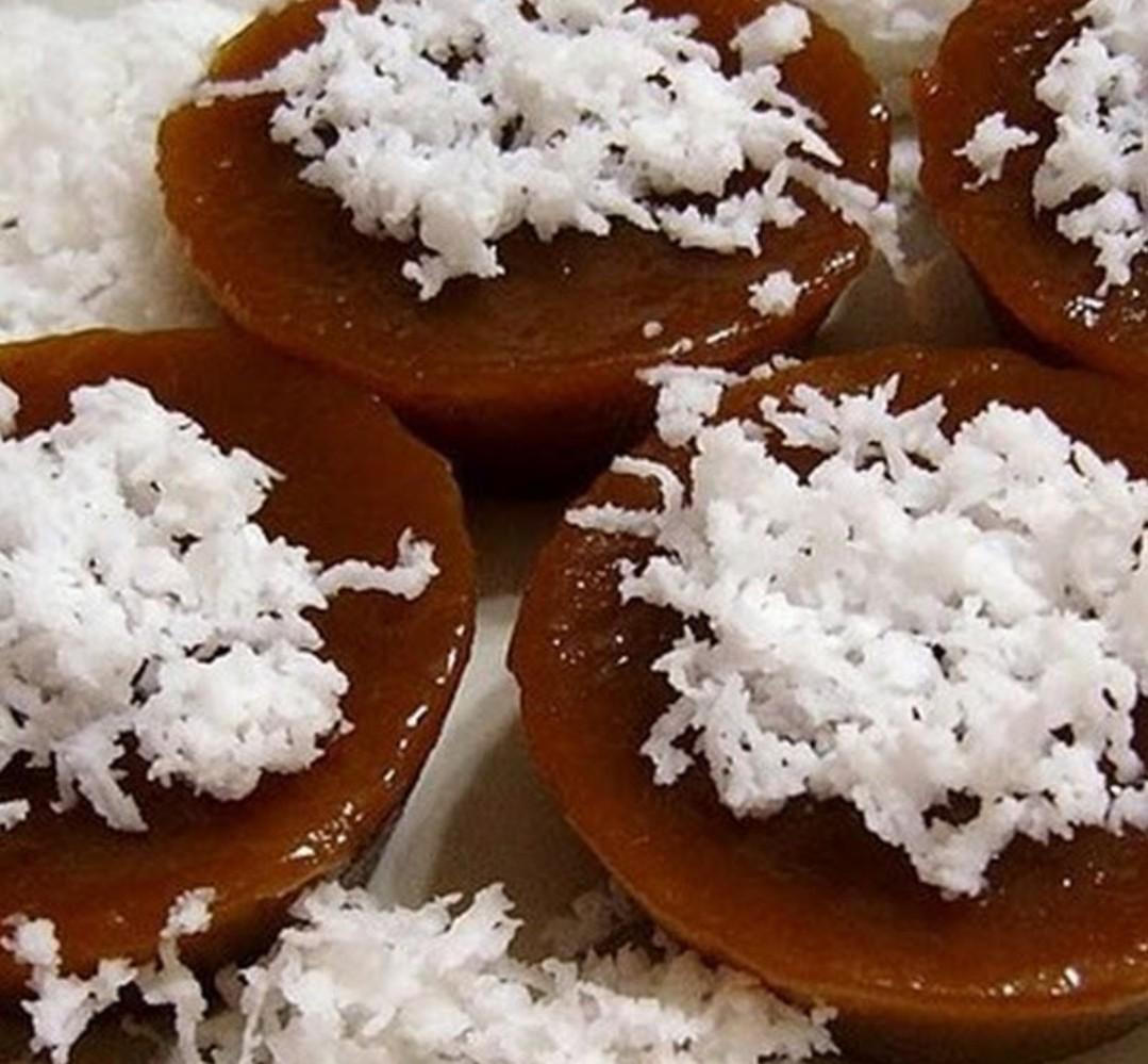Kuih Muih, Food & Drinks, Homemade Bakes on Carousell