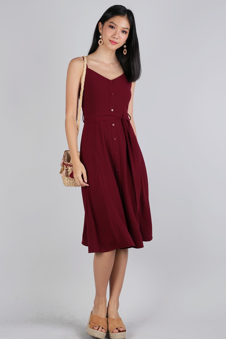 The Tinsel Rack Izzy V Neck Midi Dress (Maroon), Women's Fashion, Tops ...