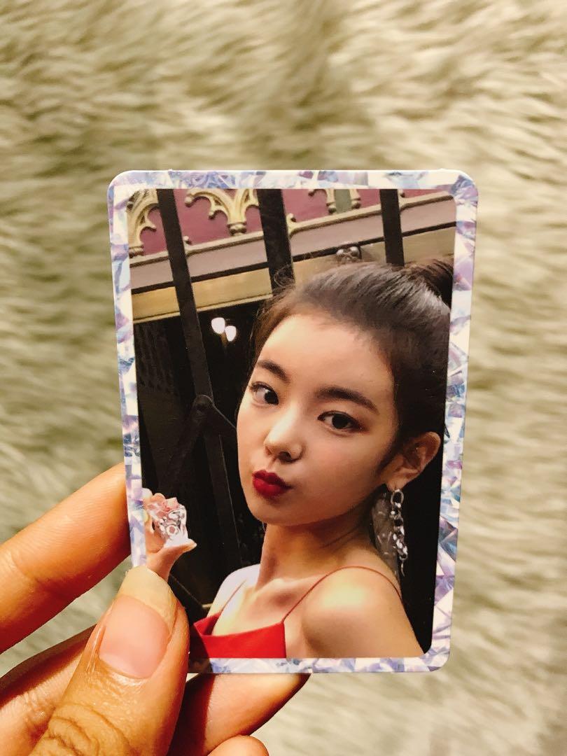 OFFICIAL LIA ITZY ITZ ICY PHOTOCARD TINGI WITH FREEBIE, Hobbies & Toys ...
