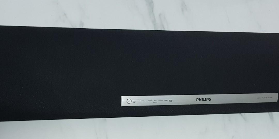 Philips Soundbar with integrated subwoofer and orientation sensors ...