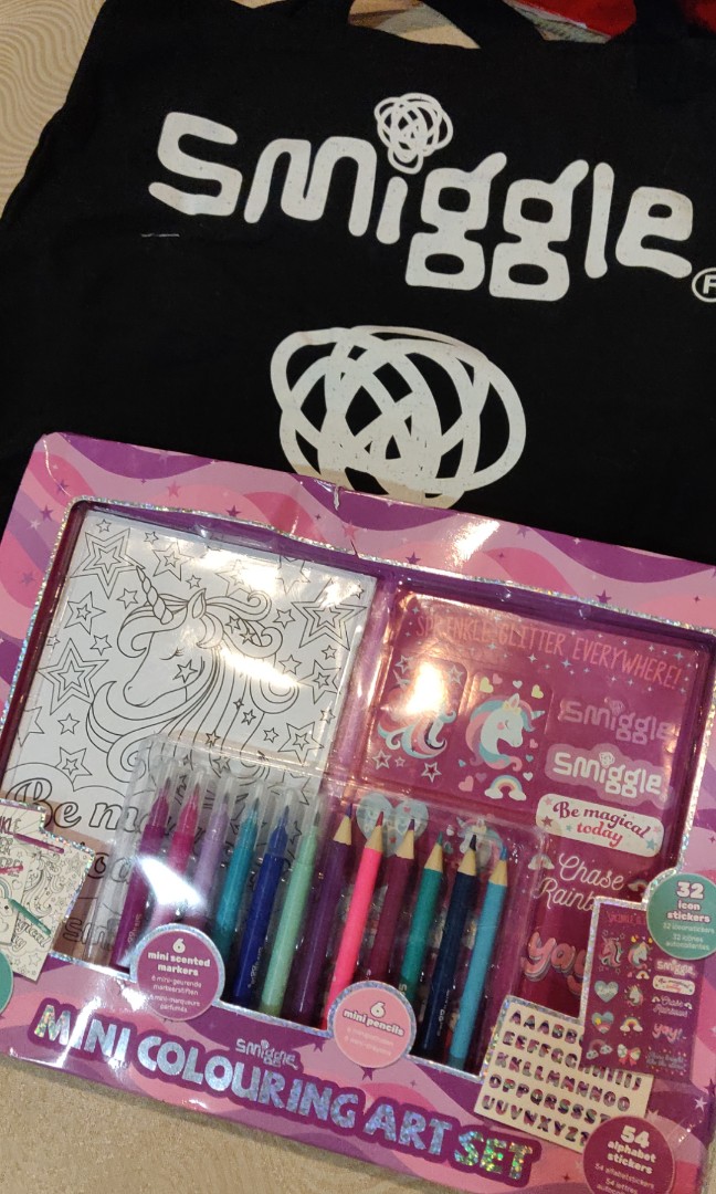 smiggle: mini coloring art set + tote, Hobbies & Toys, Stationary ...