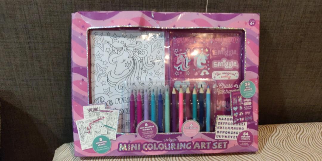 smiggle: mini coloring art set + tote, Hobbies & Toys, Stationary ...