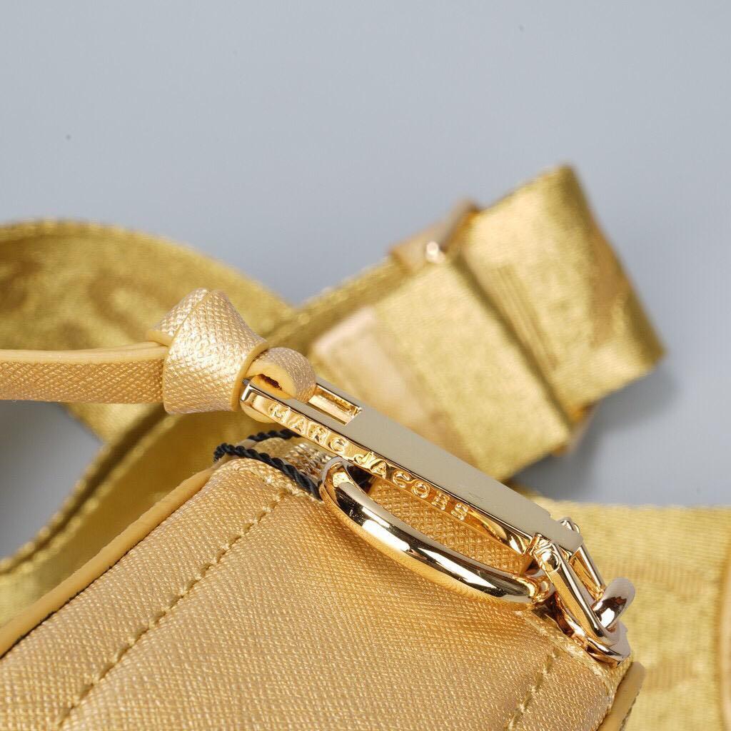 Marc Jacobs Snapshot original Gold, Barang Mewah, Tas & Dompet di Carousell