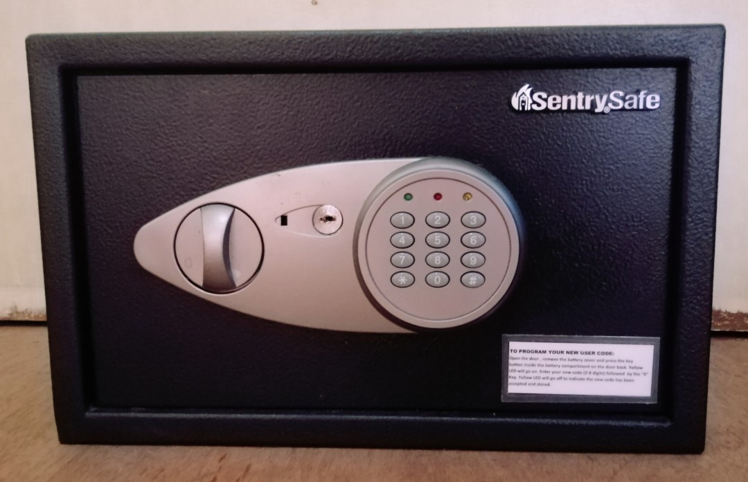 Sentry Safe Vault, Furniture & Home Living, Security & Locks, Safe on ...