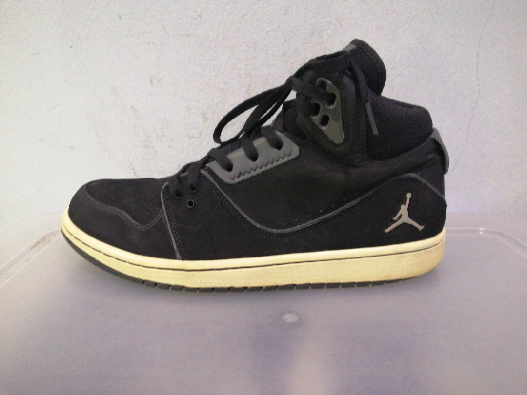 Air Jordan 1 Flight 2, Men's Fashion, Footwear, Sneakers on Carousell