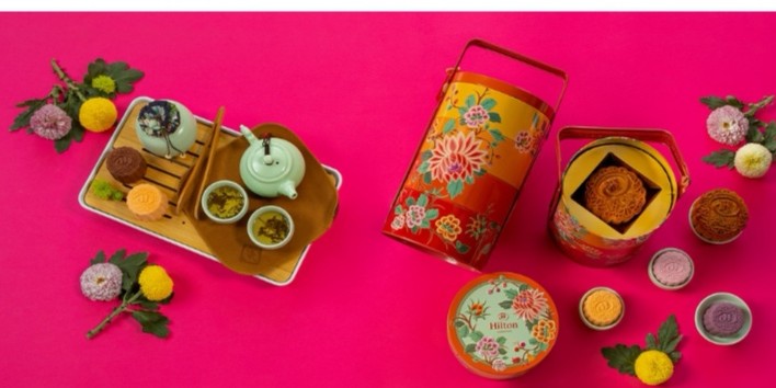 Mooncakes metal tingkat container / box, Everything Else on Carousell