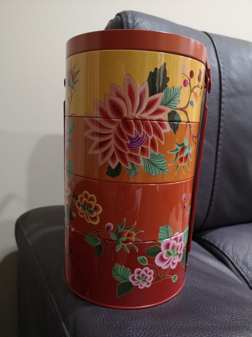 Mooncakes metal tingkat container / box, Everything Else on Carousell