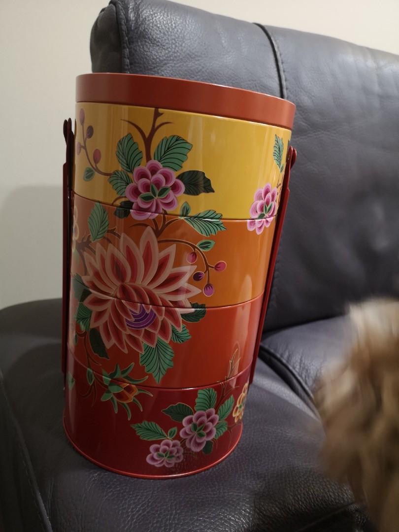 Mooncakes metal tingkat container / box, Everything Else on Carousell