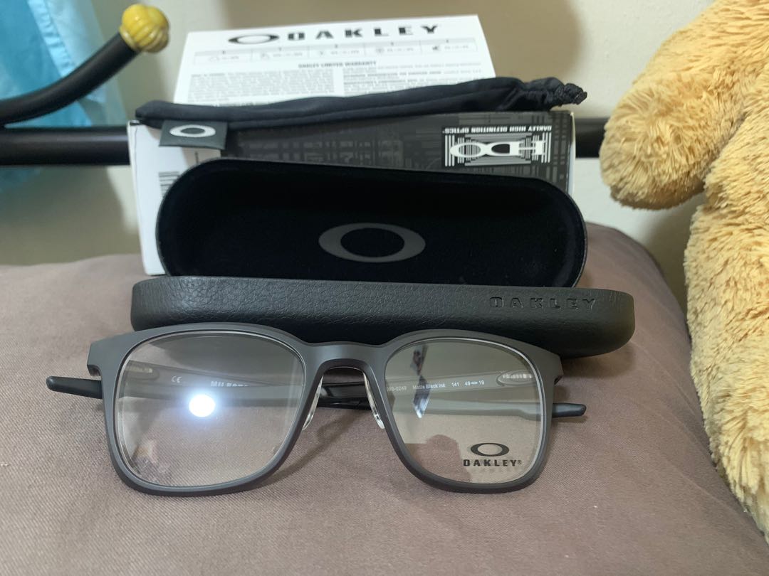 Oakley Spectacle, Men's Fashion, Watches & Accessories, Sunglasses ...