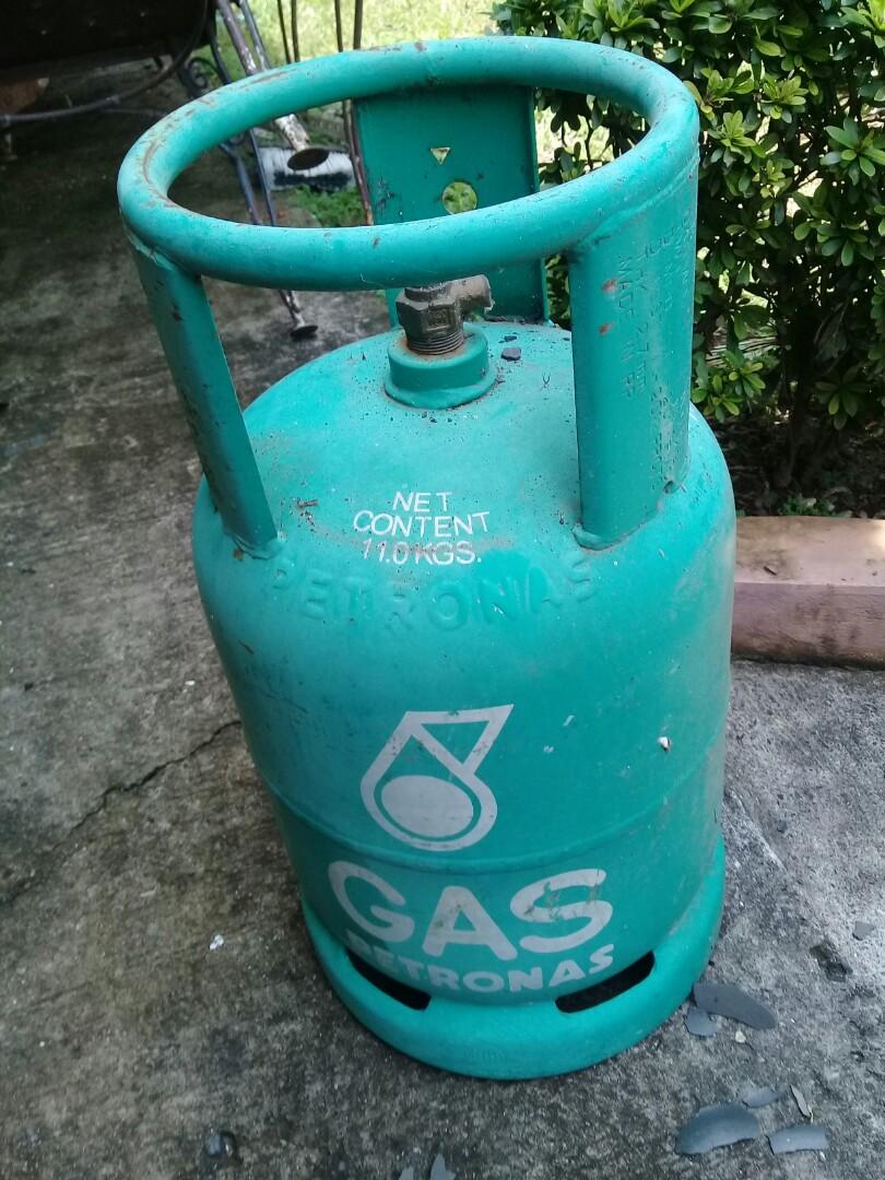 Petronas gasul tank, Everything Else, Others on Carousell