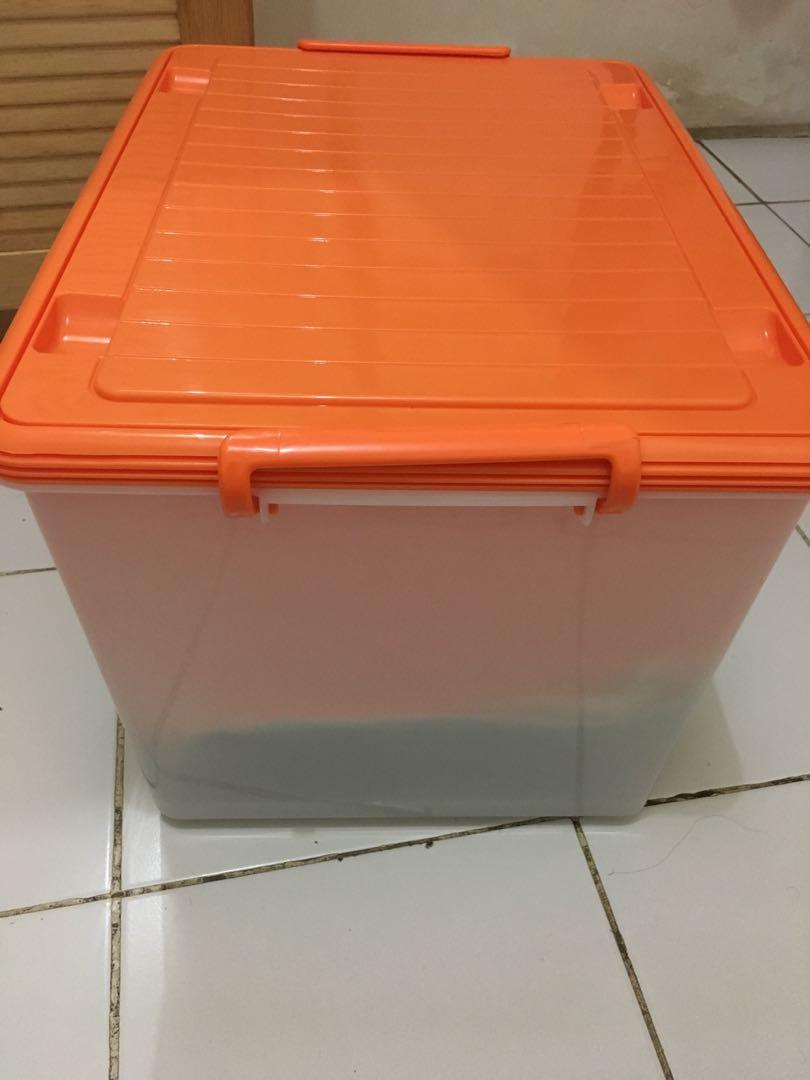 Box container ukuran besar, Perabotan Rumah di Carousell