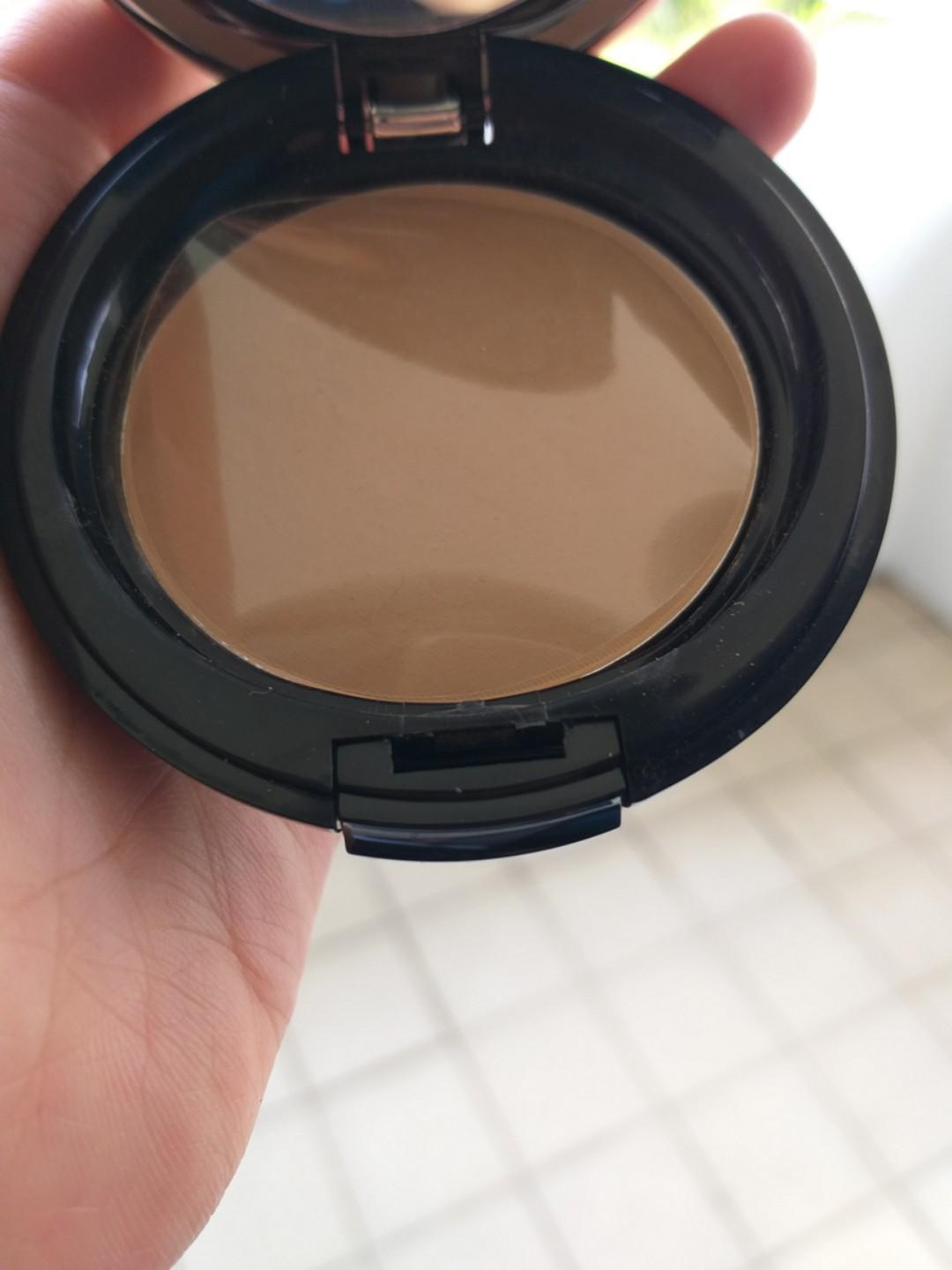 The Body Shop All-in-One Face Base (Shade: 04), Kesehatan & Kecantikan ...