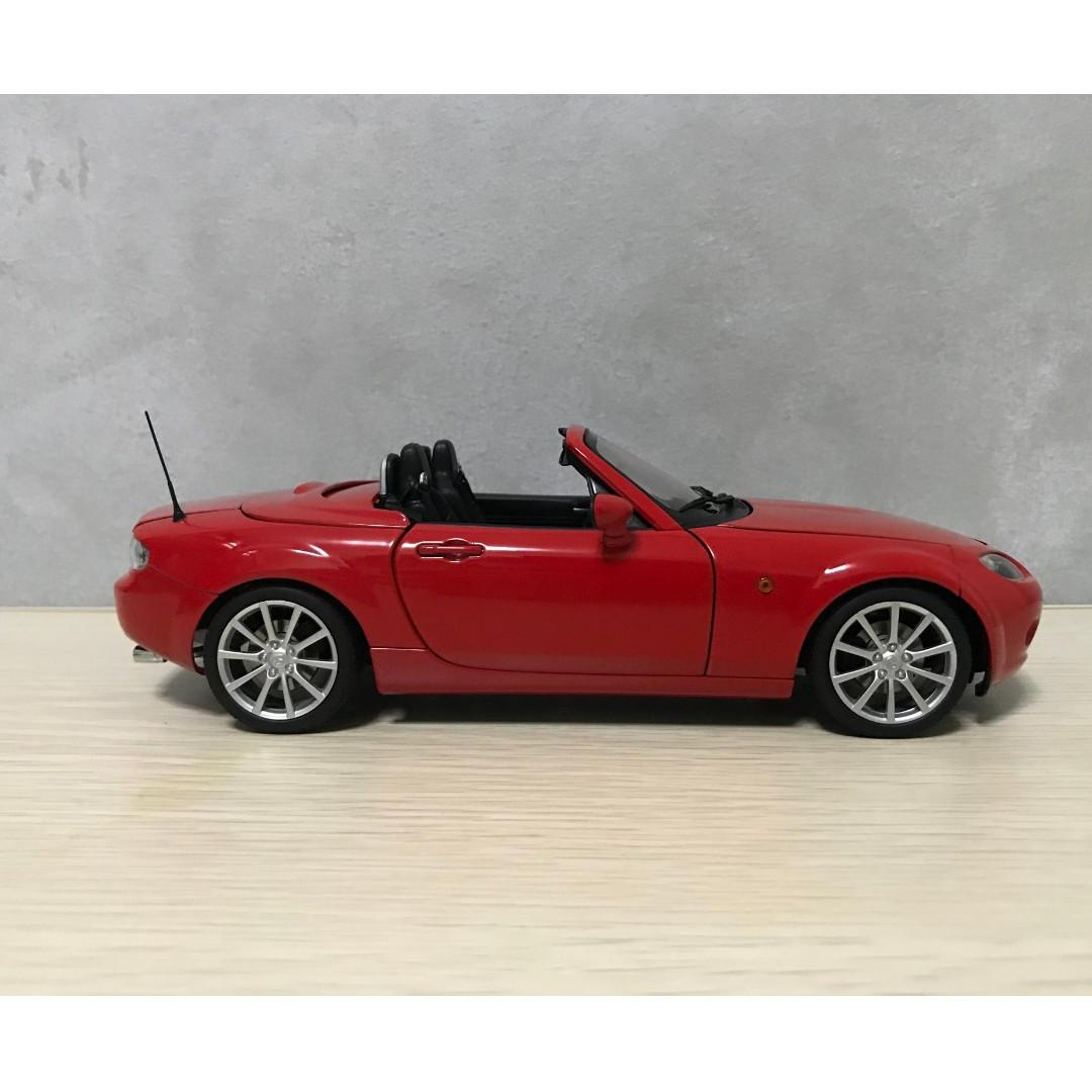 AUTOart 1/18 Mazda MX-5 Roadster Retractable Roof 2006 , Hobbies & Toys ...