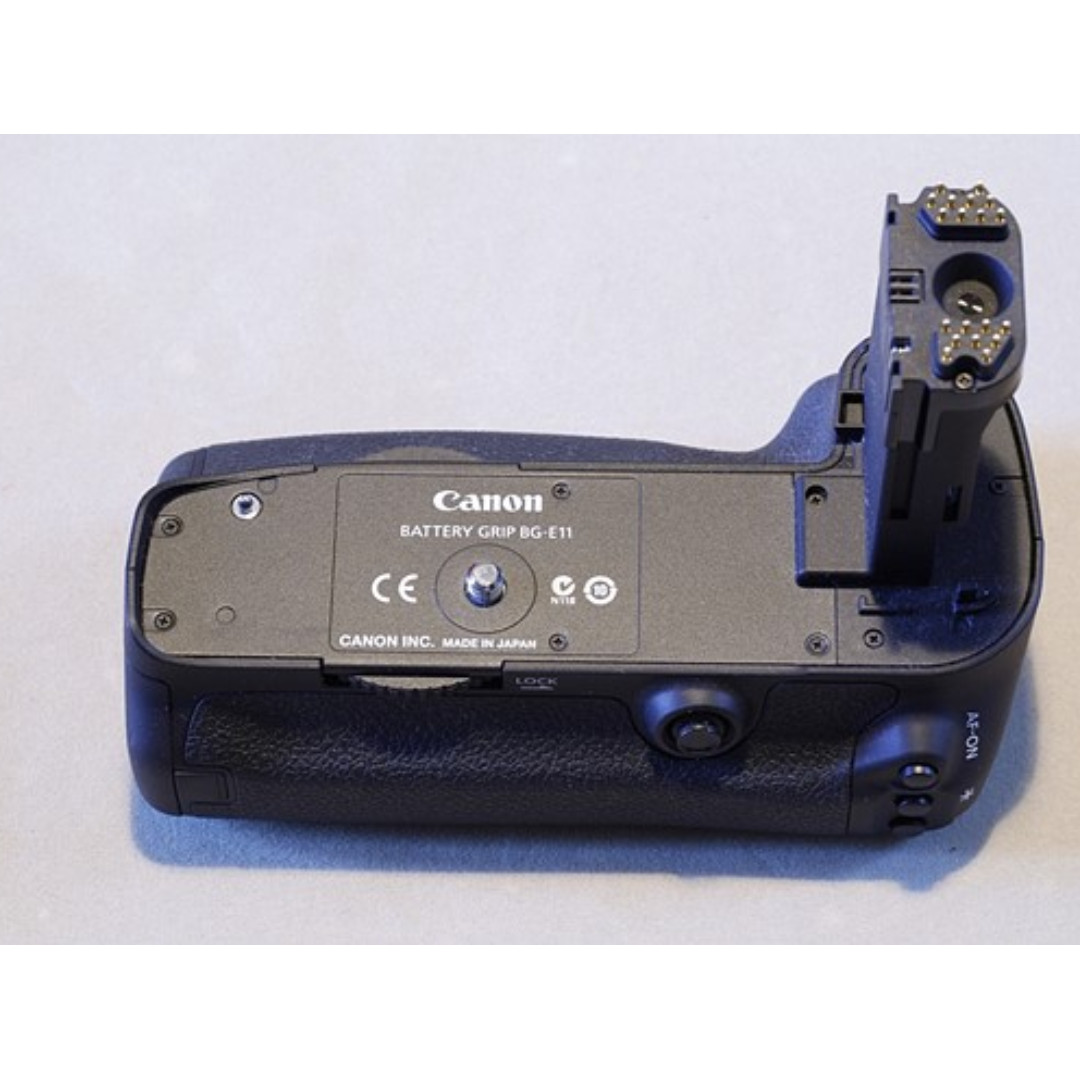 Canon BG-E11 Battery Grip for EOS 5D Mark III, 5DS , & 5DS R ...