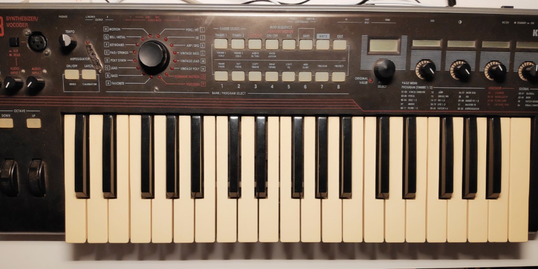 Korg R3 Synthesizer Vocoder, Music & Media, Music Instruments on Carousell
