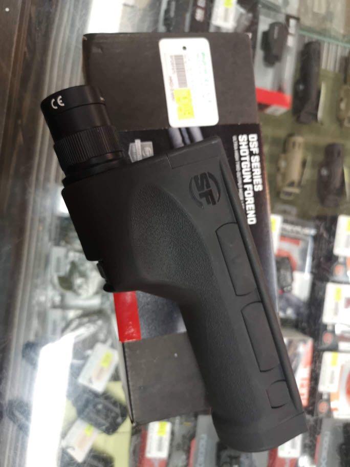 Surefire DSF-870 LED weaponlight, Remington 870, 手提電話, 電話＆平板電腦配件, 其他電子周邊配件及產品 - Carousell