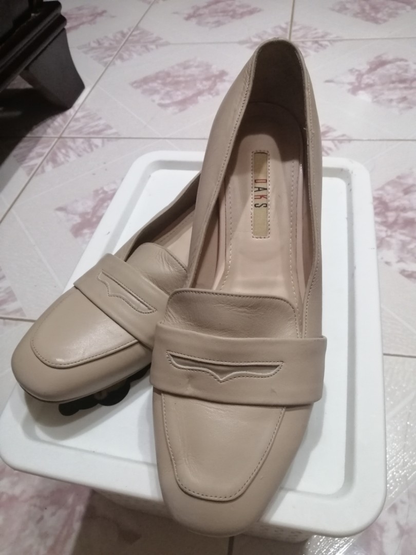 Daks Original, Women's Fashion, Footwear, Flats & Sandals on Carousell