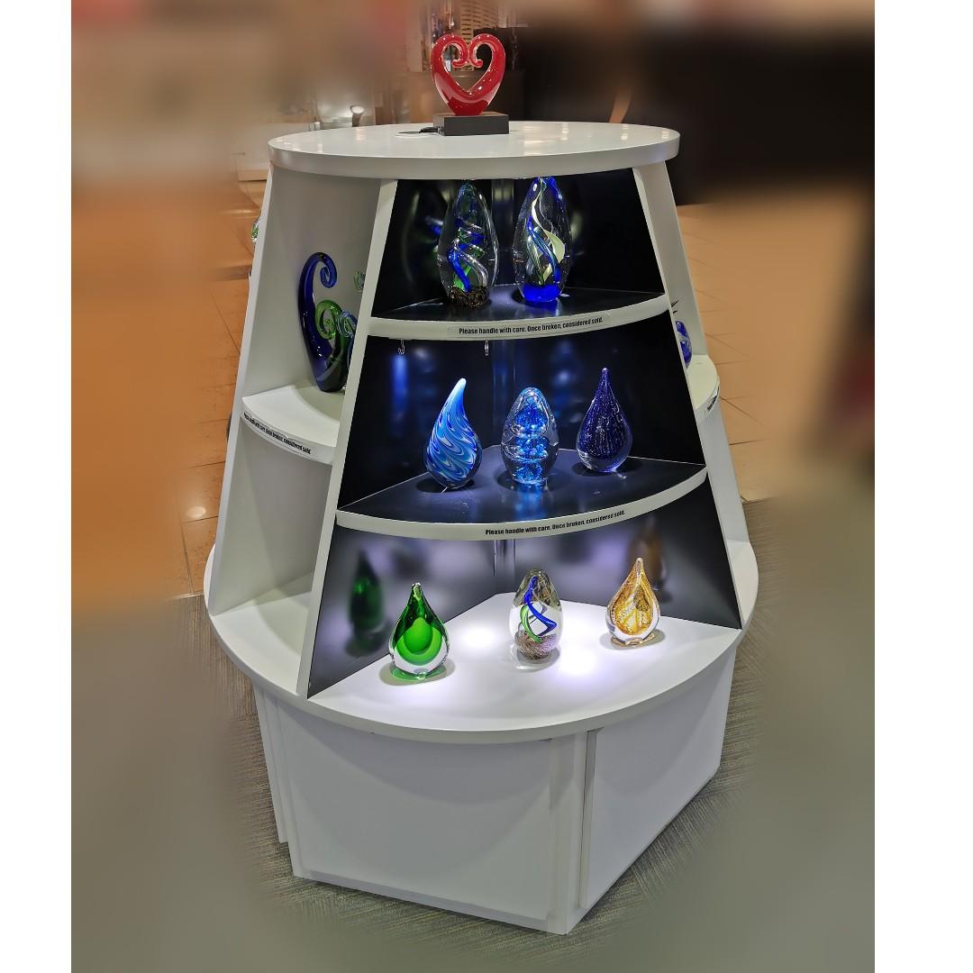 Custom made showcase / display cabinet with LED lights, Furniture ...