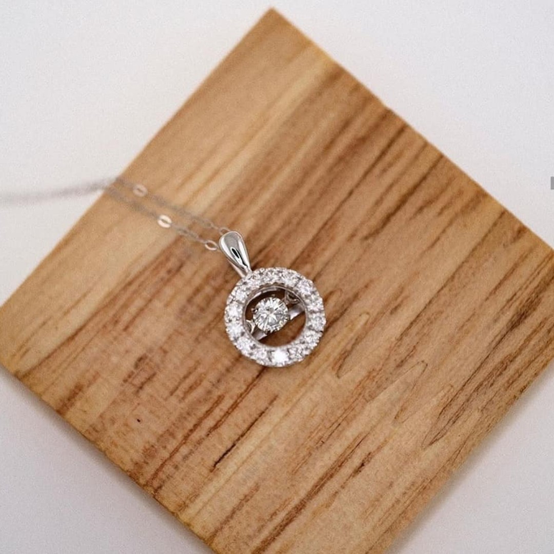 Dancing Diamond Necklace, Women's Fashion, Jewelry & Organizers ...