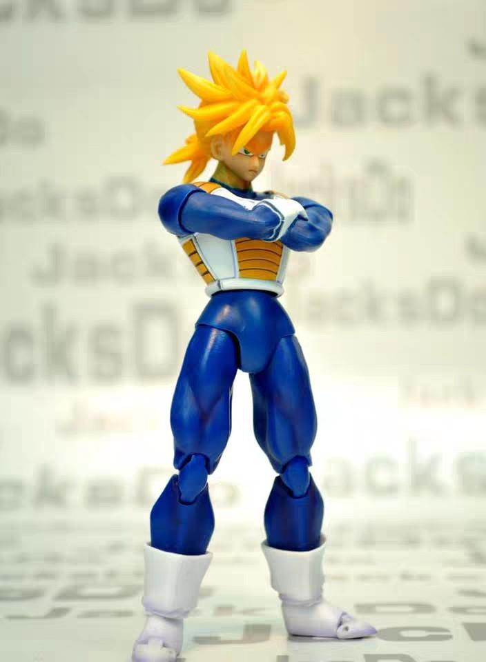 Trunk battle suit headsculpt, Hobbies & Toys, Collectibles ...