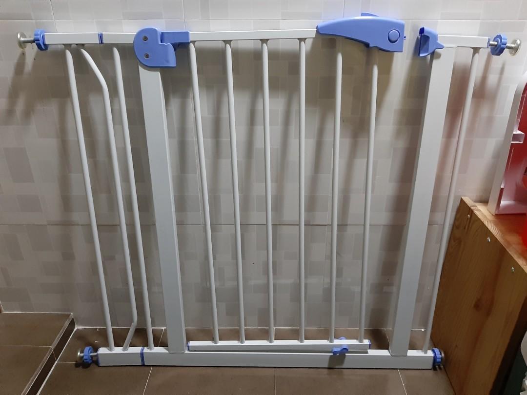 Baby Gate, Babies & Kids, Baby Nursery & Kids Furniture, Cots & Cribs ...