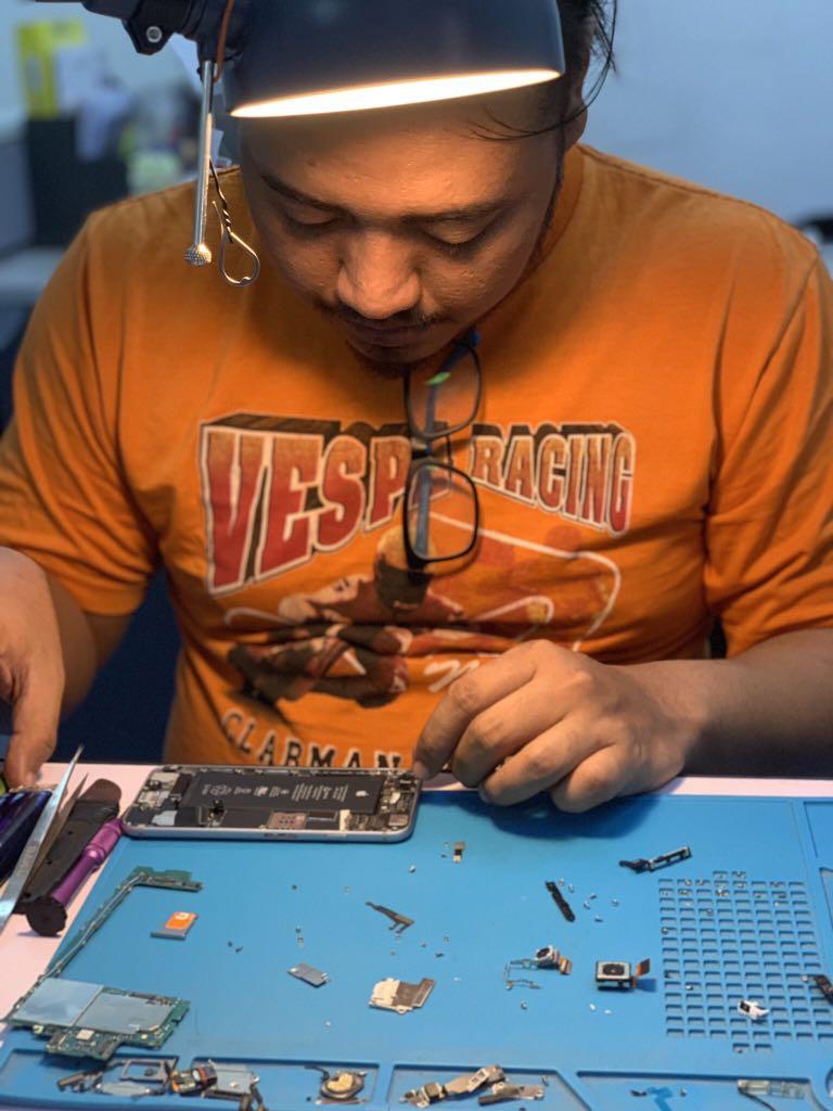 Kedai baikpulih telefon dan laptop, Services, Electronics & Gadget Repairs on Carousell