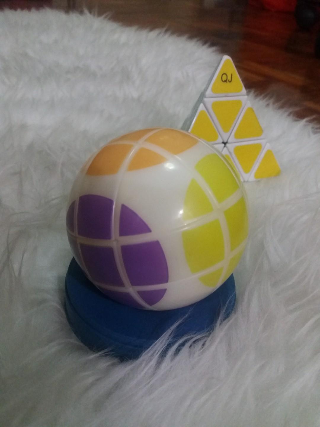 Rubik's Cubes: 3x3 circle shape and pyraminx shape, Hobbies & Toys ...