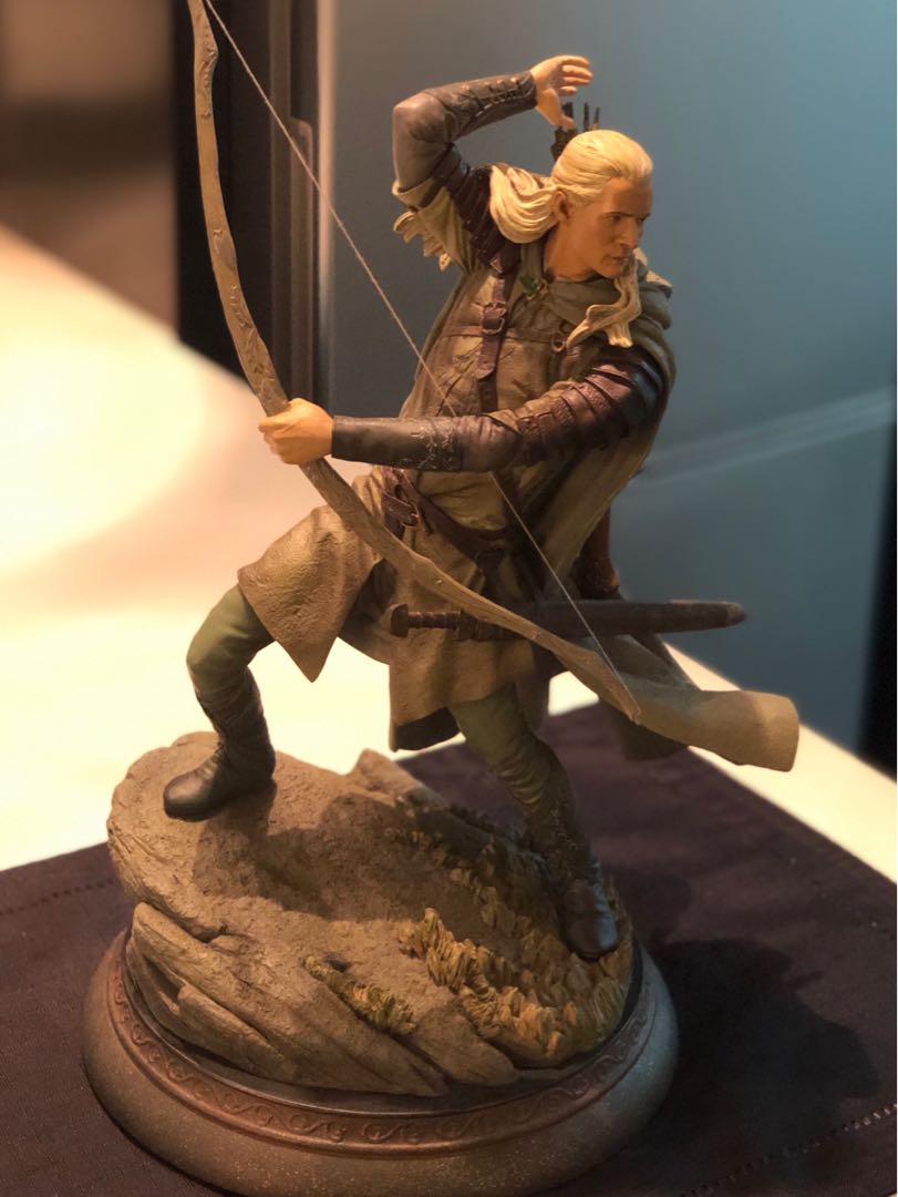 Sideshow Lord of the rings Legolas polystone, Hobbies & Toys, Toys ...
