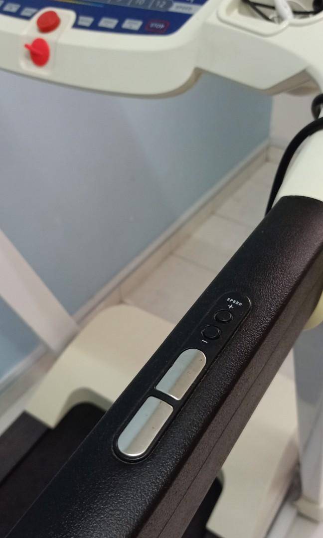 Treadmill activo by Ogawa. TREK PRO T7.1 AC2400 1.0CHP, Sports ...