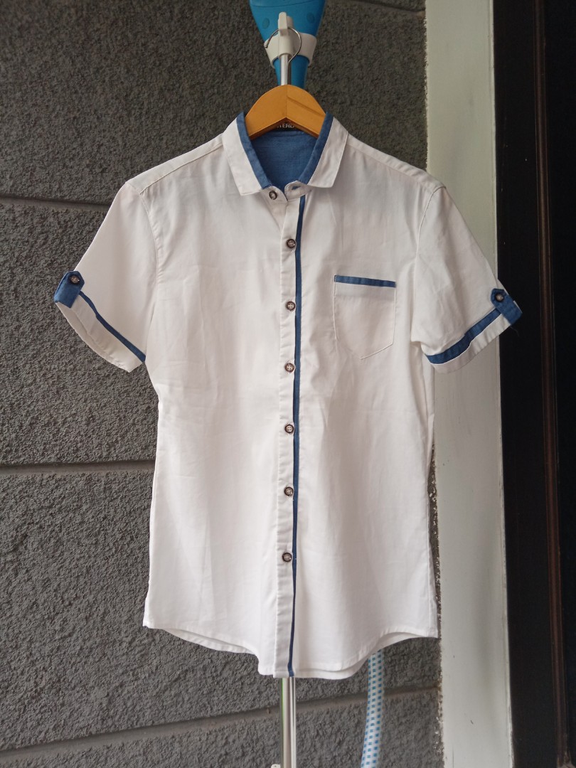 Kemeja Putih, Fesyen Pria, Pakaian , Atasan di Carousell
