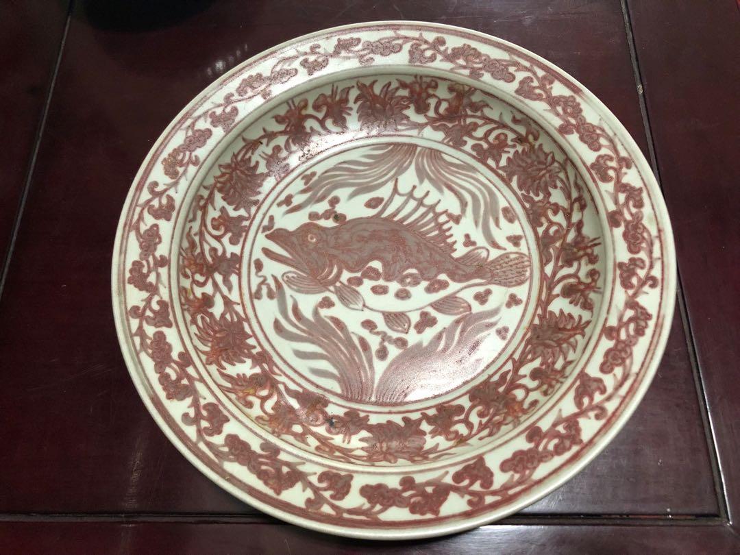 Piring merah antik motif ikan, Antik, Lainnya di Carousell