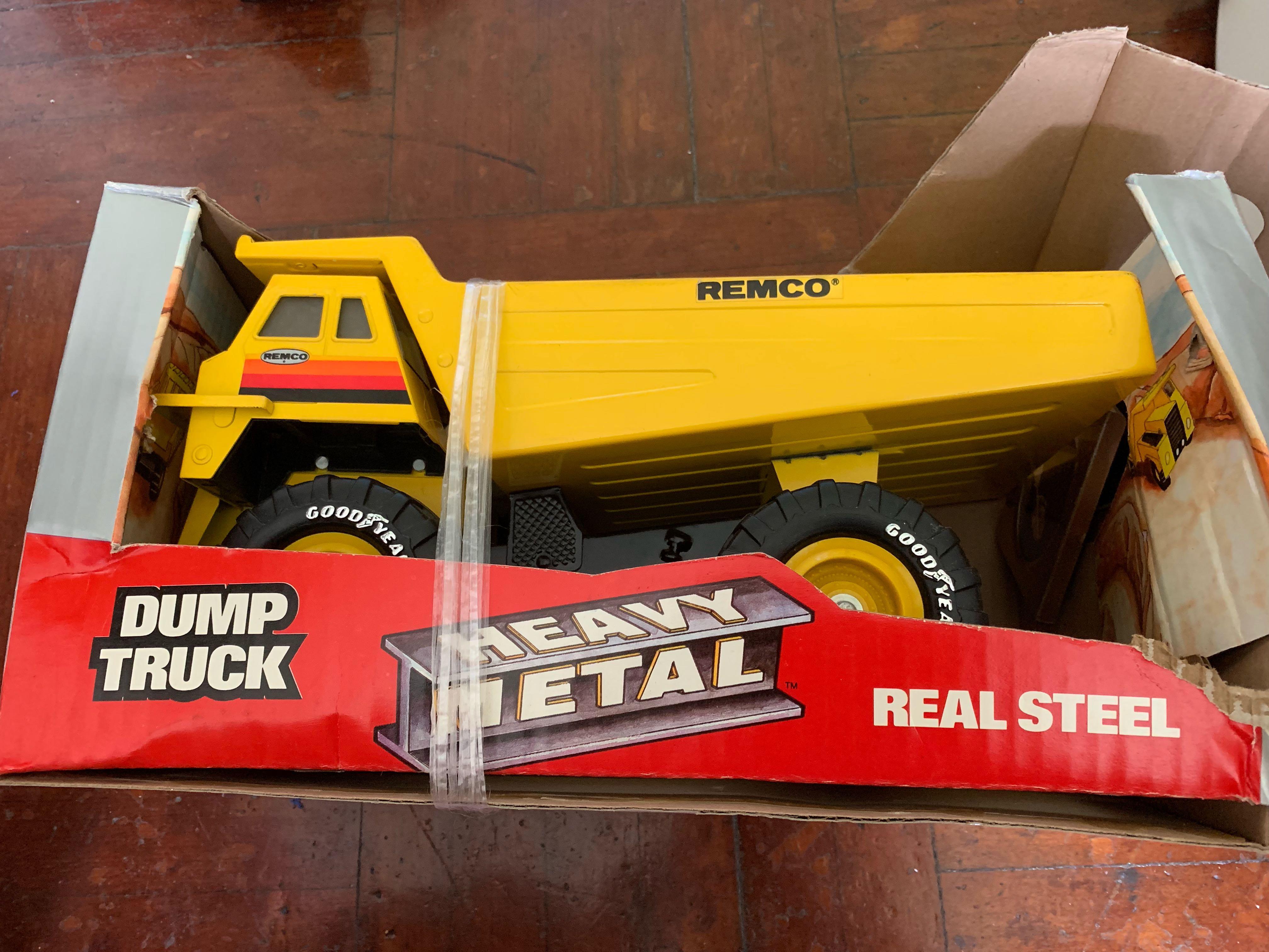 Remco Real Steel Dump Truck, 興趣及遊戲, 玩具 & 遊戲類 - Carousell
