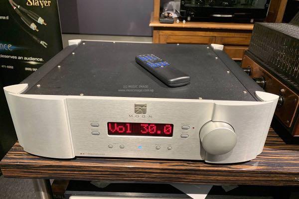 Simaudio Moon P-7 preamp, Audio, Other Audio Equipment on Carousell