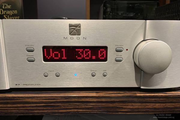 Simaudio Moon P-7 preamp, Audio, Other Audio Equipment on Carousell
