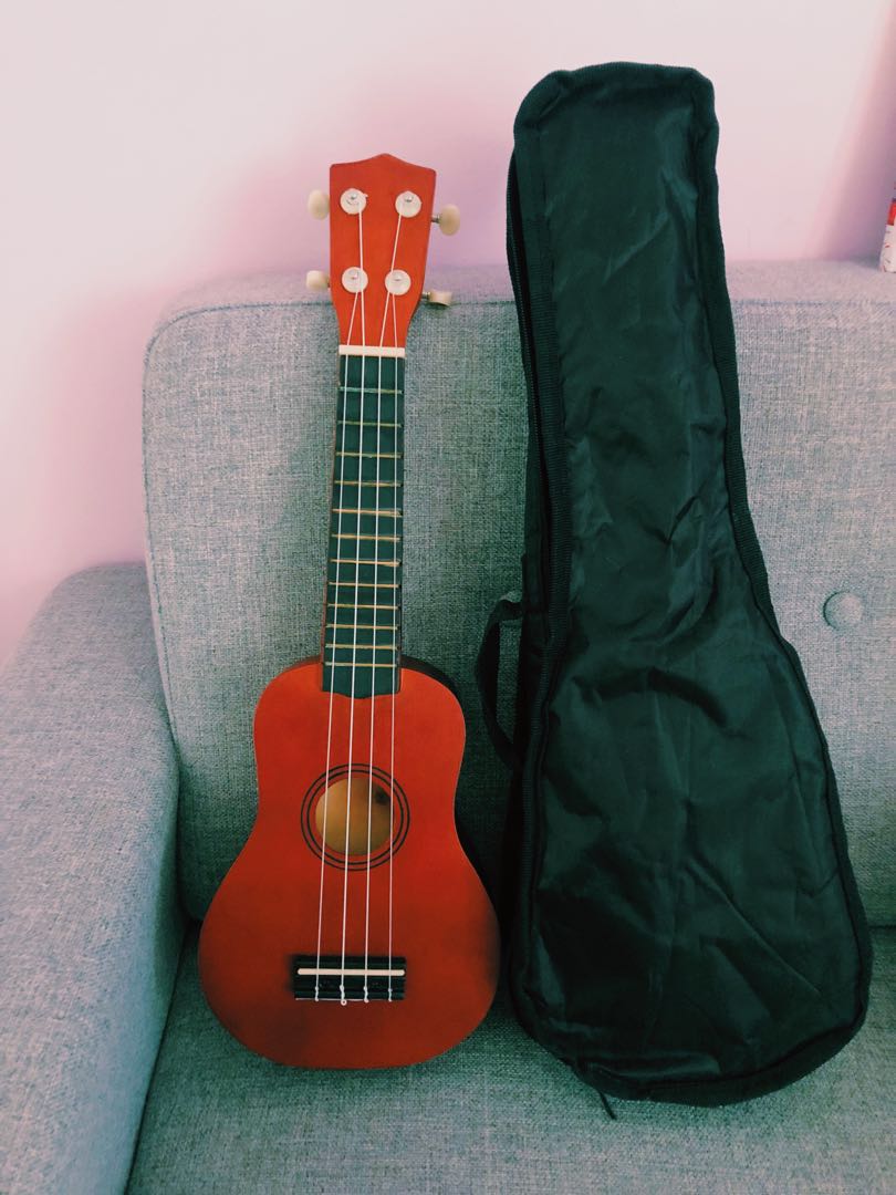 Ukulele (Pre-loved), Hobbies & Toys, Music & Media, Musical Instruments ...