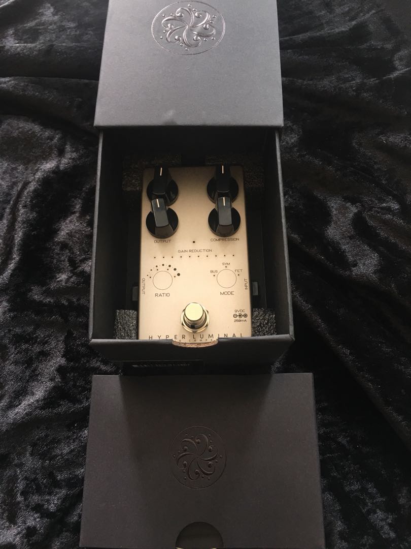 Darkglass Electronics Hyper Luminal compressor, Hobbies & Toys, Music ...