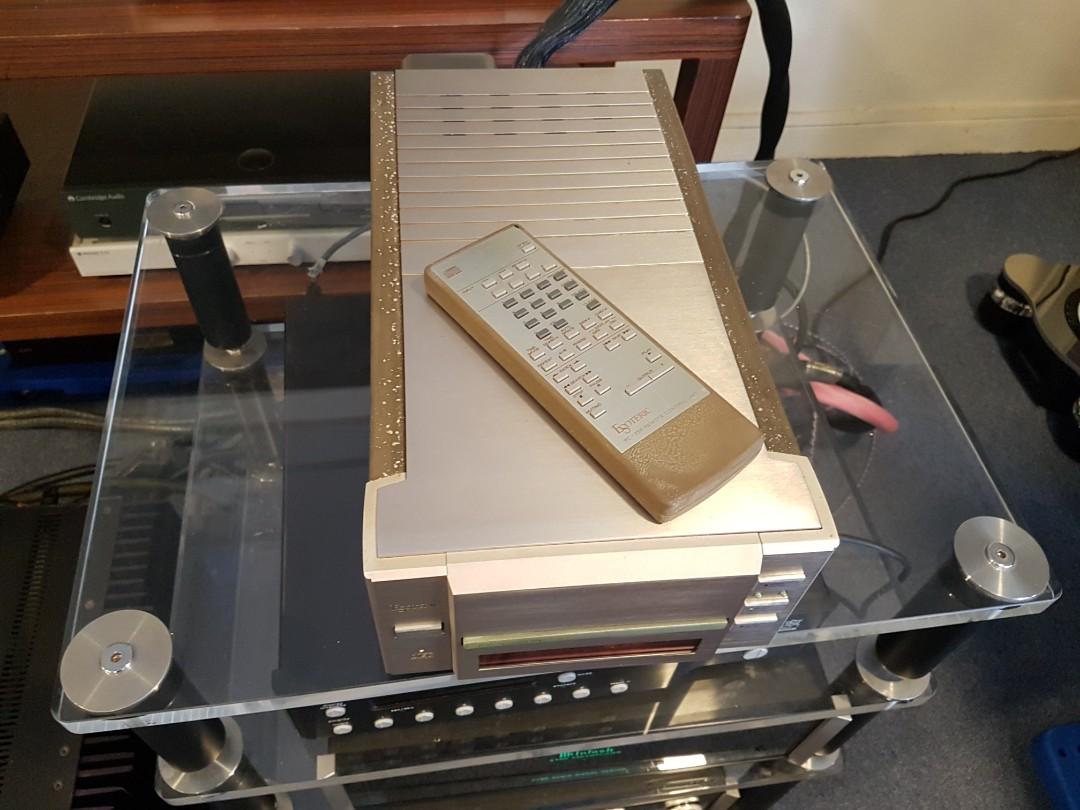 Esoteric P2 cd transport, Audio, Portable Music Players on Carousell