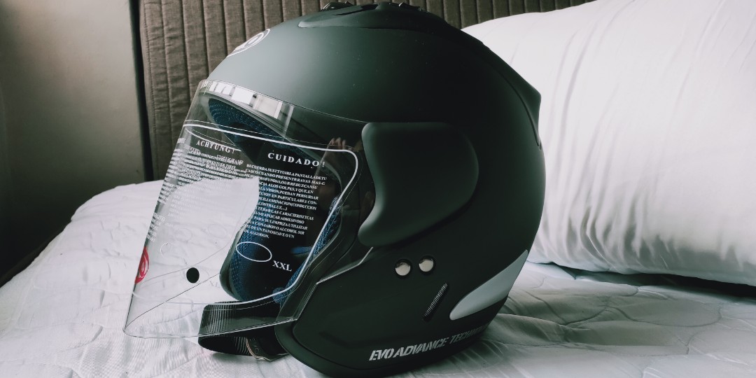 Evo Helmet (Matte), Motorcycles, Motorcycle Accessories on Carousell