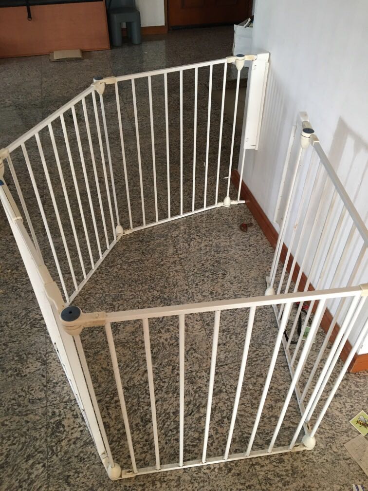 Kitchen gate, Babies & Kids, Bathing & Changing, Bathtub & Bath ...