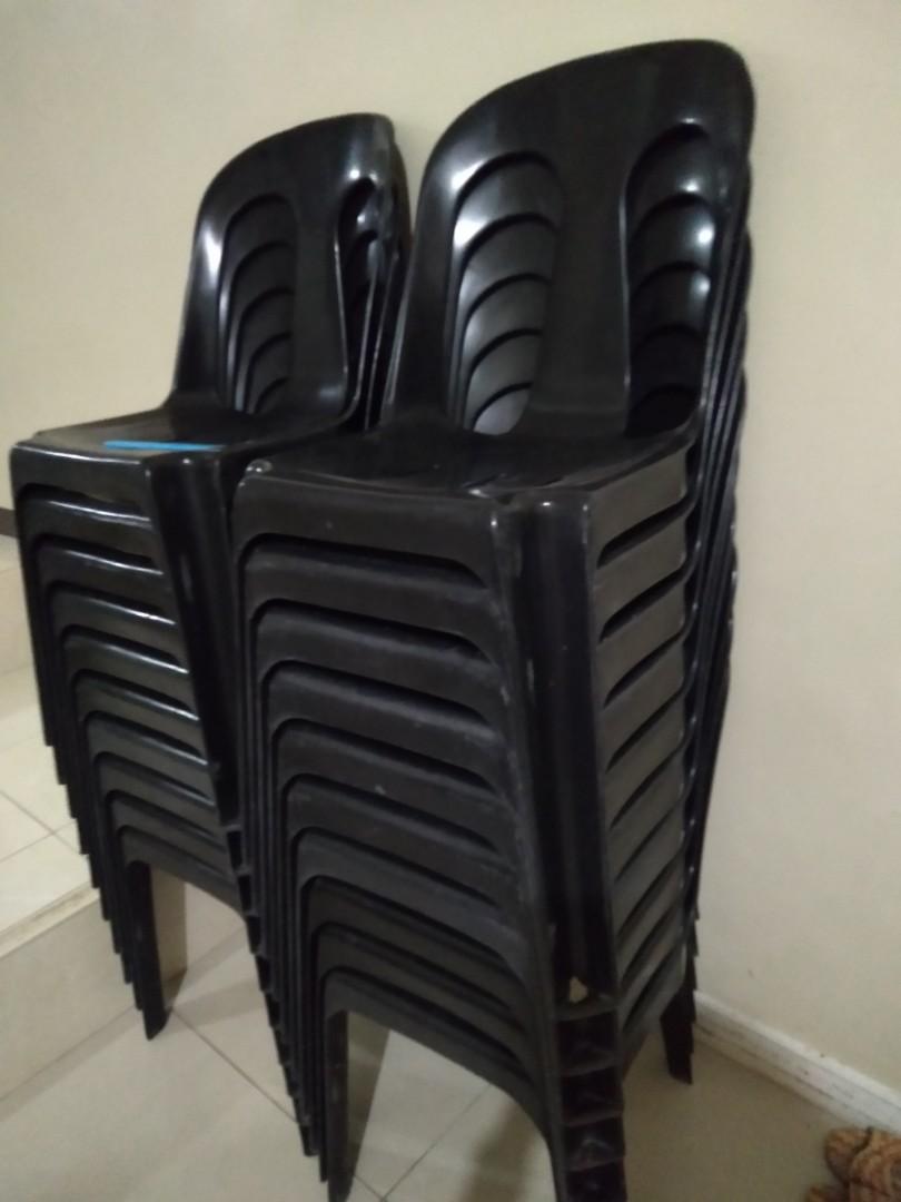Ruby-plastic chair on Carousell