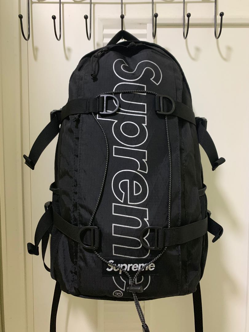Supreme FW18 backpack 黑 背包, 男裝, 袋, 背包 - Carousell