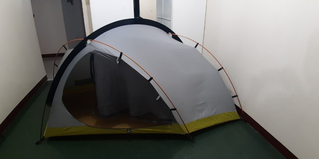 Apexus halcon 2p tent, Sports Equipment, Hiking & Camping on Carousell