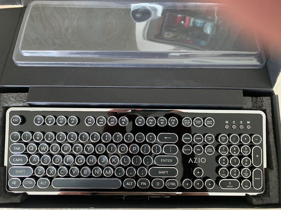 Azio Retro MK mechanical keyboard, Computers & Tech, Parts ...